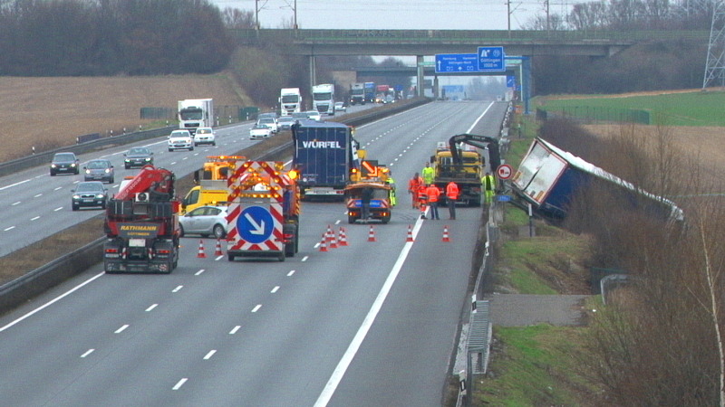 Niedersachsen: Schwerer LKW-Unfall auf der A7 bei Göttingen – Hessennews TV