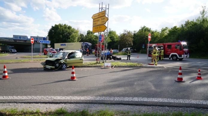 B252: Zwei Verletzte an Autobahnauffahrt zur A44 – Hessennews TV