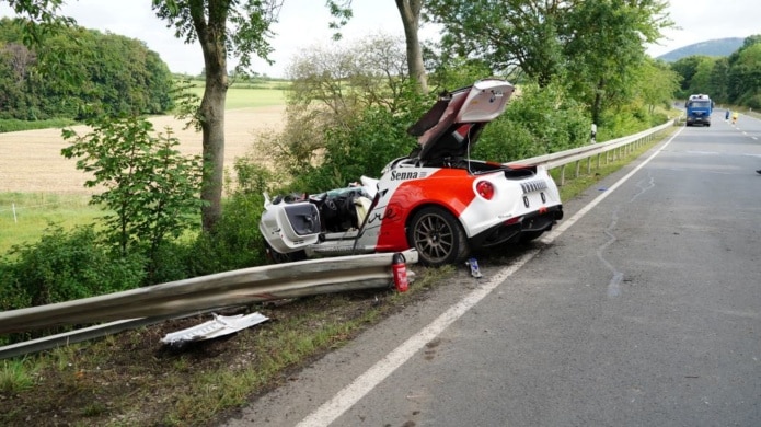 B251: Tödlicher Unfall mit Sportwagen bei Ehlen (Video) – Hessennews TV